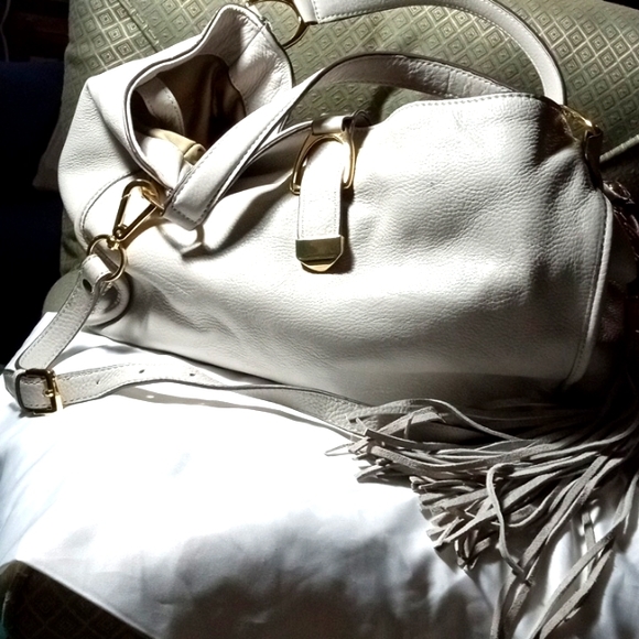 G.I.L.I. | Bags | Gili Pebble Leather Shoulder Bag | Poshmark